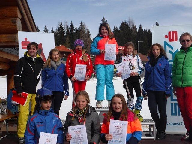 Bezirksjugendschitag mit TeilnehmerInnen des RG Lambach - Wels & Wels Land