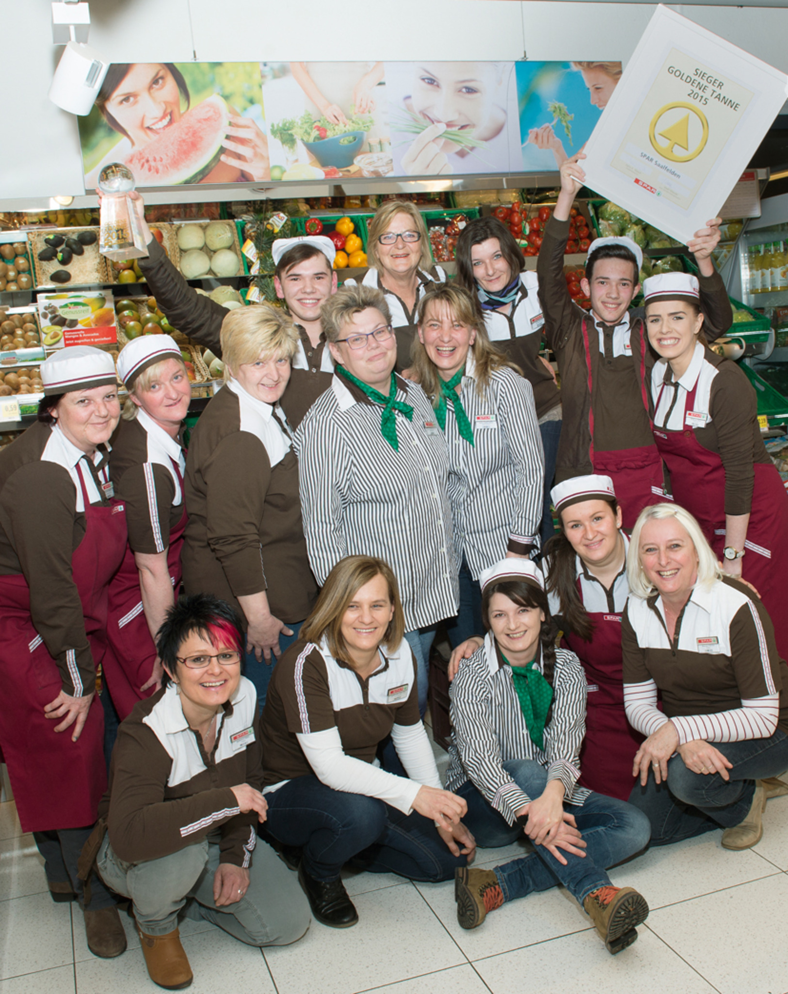 Auszeichnung: "Goldene Tanne" für das Spar-Team Saalfelden - Pinzgau