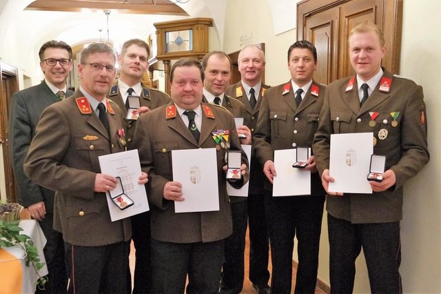 Zahlreiche Ehrungen bei der Feuerwehr Powang - Vöcklabruck