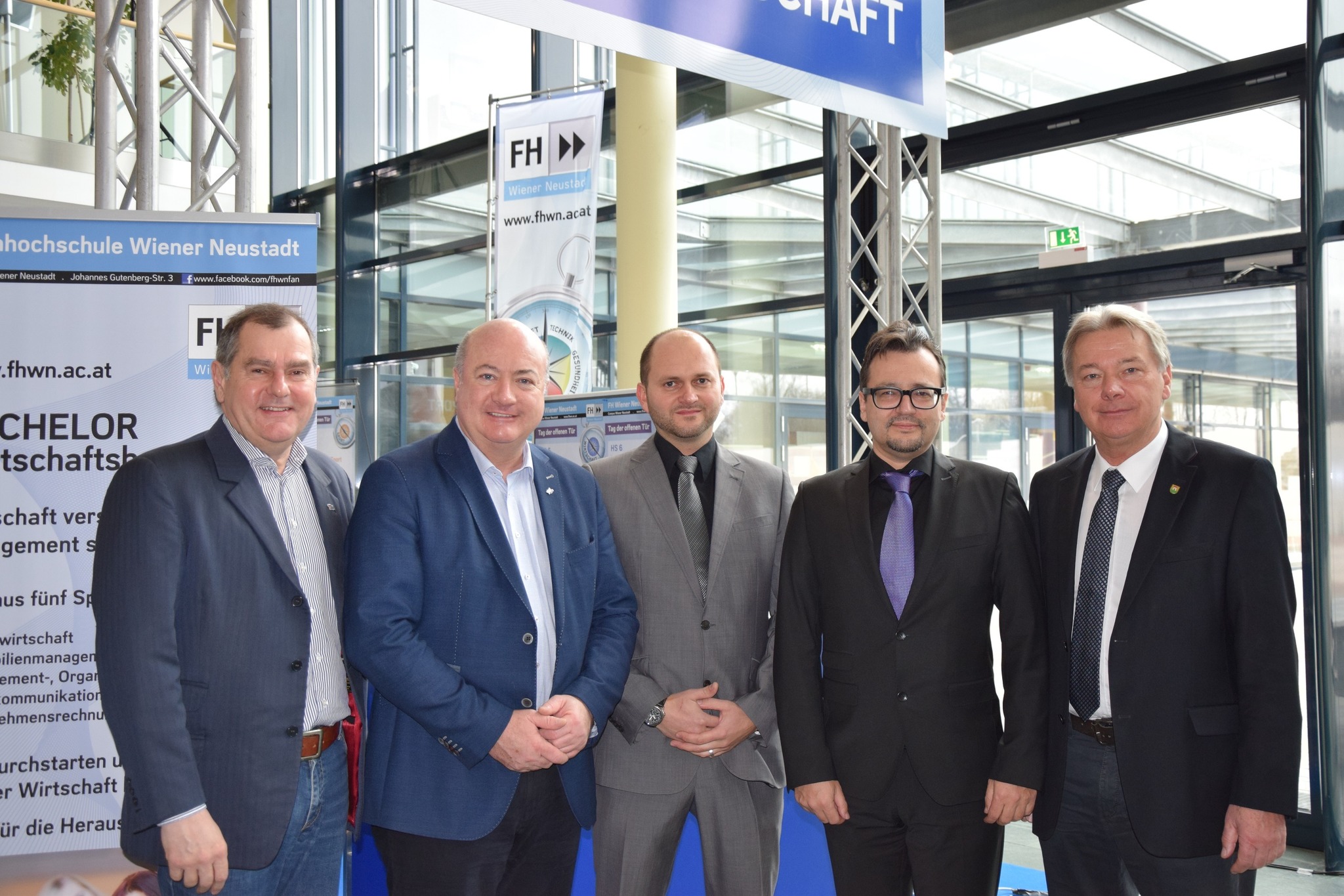 Offene Türen mit vielfältigen Perspektiven an der FH Wiener Neustadt ...