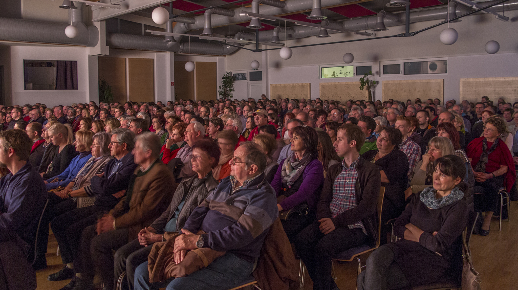 Volle Hallen im Bezirk bei Shows von Wolfgang Fuchs - Graz-Umgebung