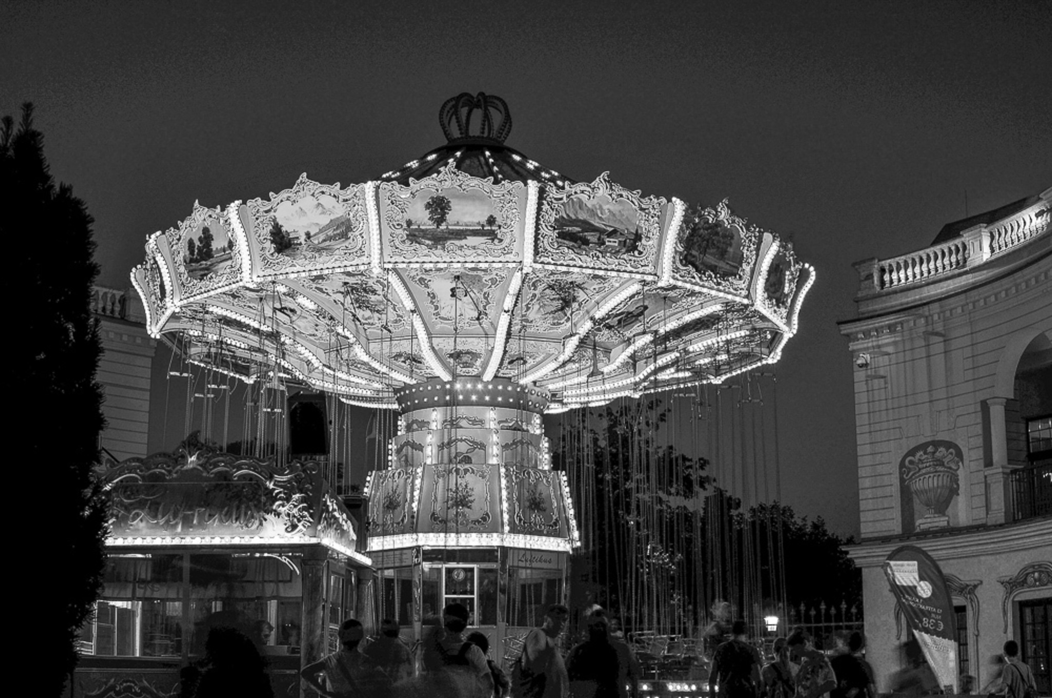LUFTIKUS im Wiener Prater nostalgisches Ringelspiel - Schwechat