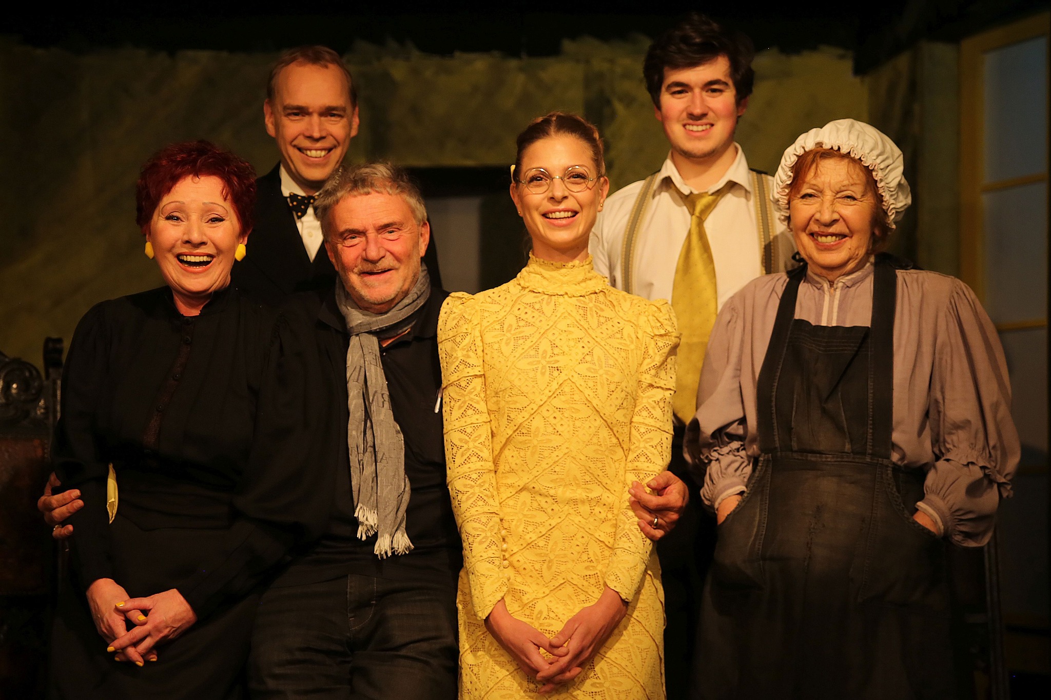 „Der Scheiterhaufen“ im Theater Experiment: Tragische Lebenslügen in ...