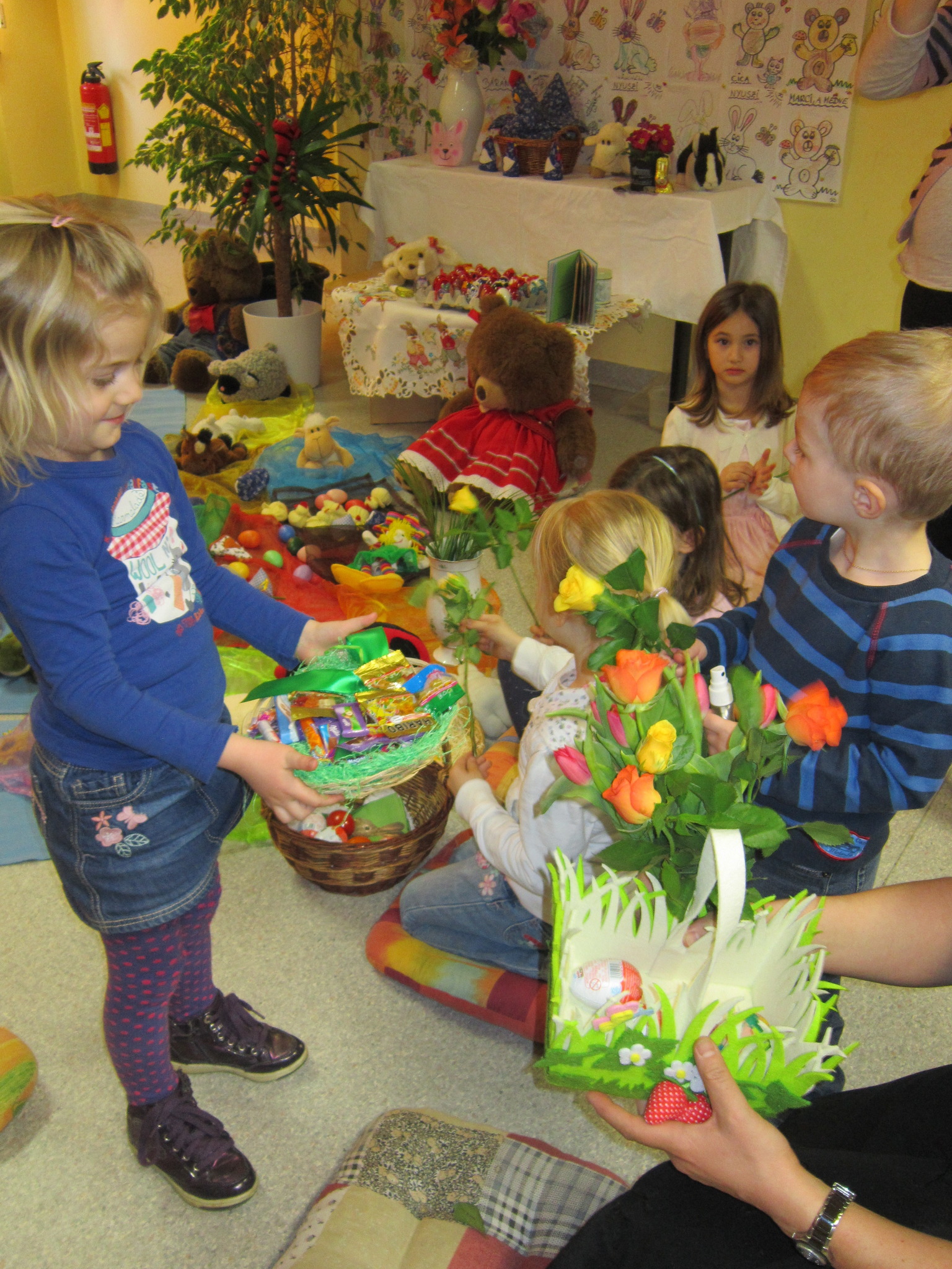 „Locsolás“ Osterbrauch in der Ungarischen Kinderstunde des BUKV - Oberwart