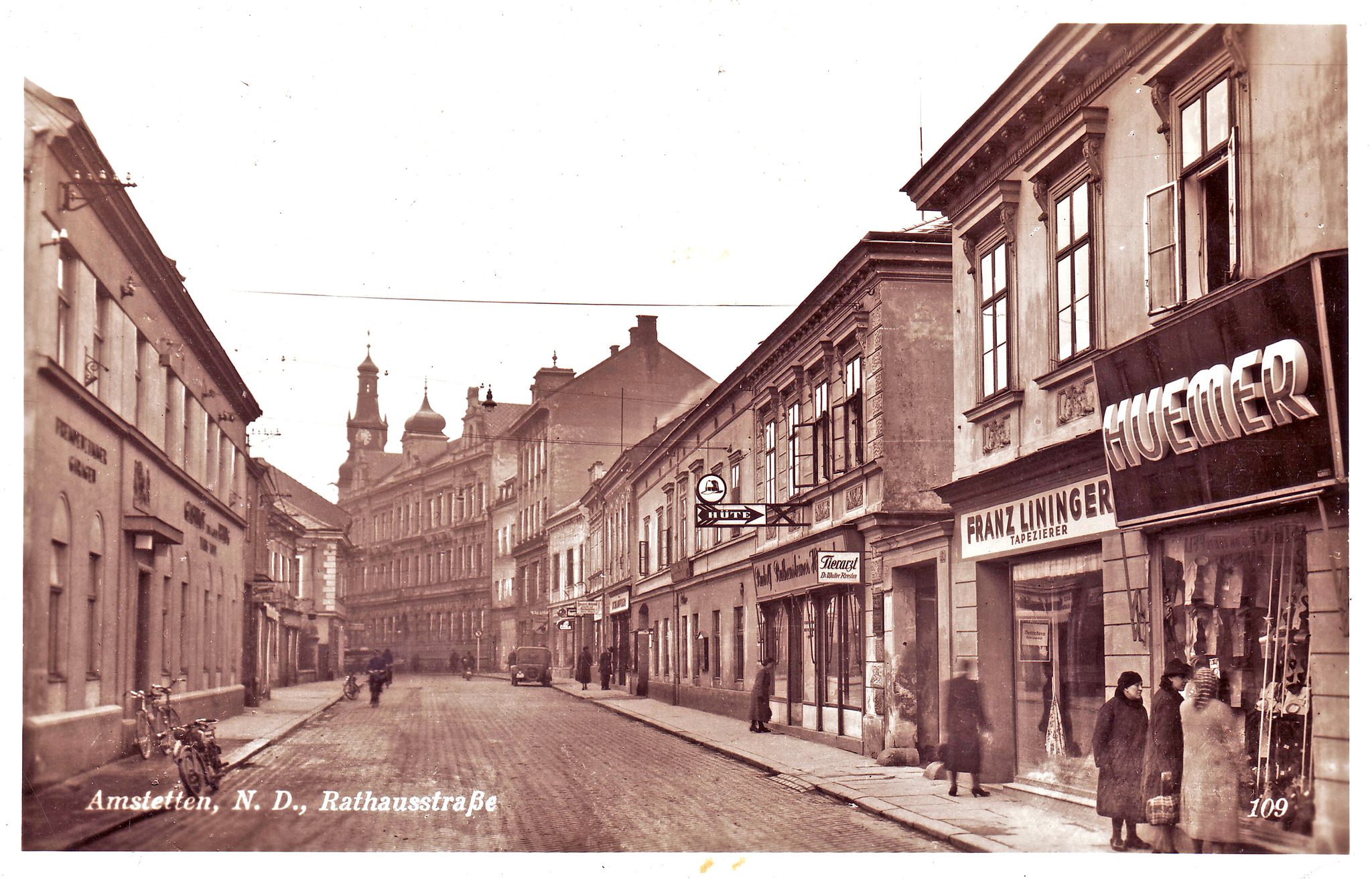 Die Rathausstraße in Amstetten - Amstetten
