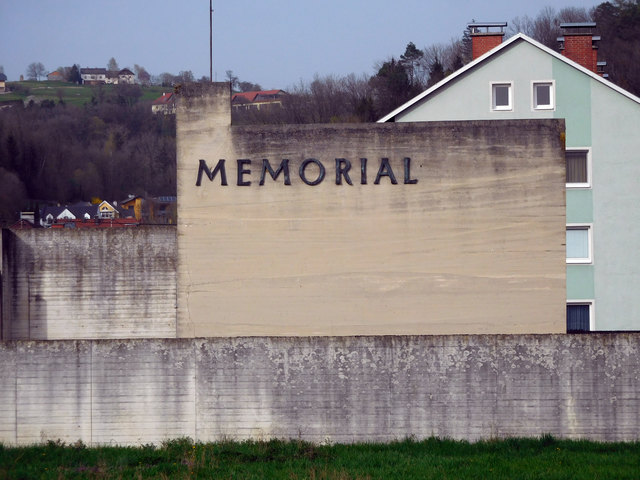 Ein Dorf und der Tod: Einladung zu Gedenkwanderung durch Gusen - Perg