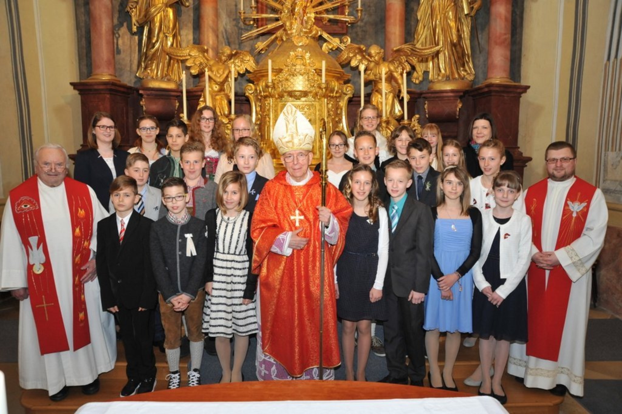 21 Jugendlichen erhielten das Sakrament der Firmung in Albrechtsberg - Krems