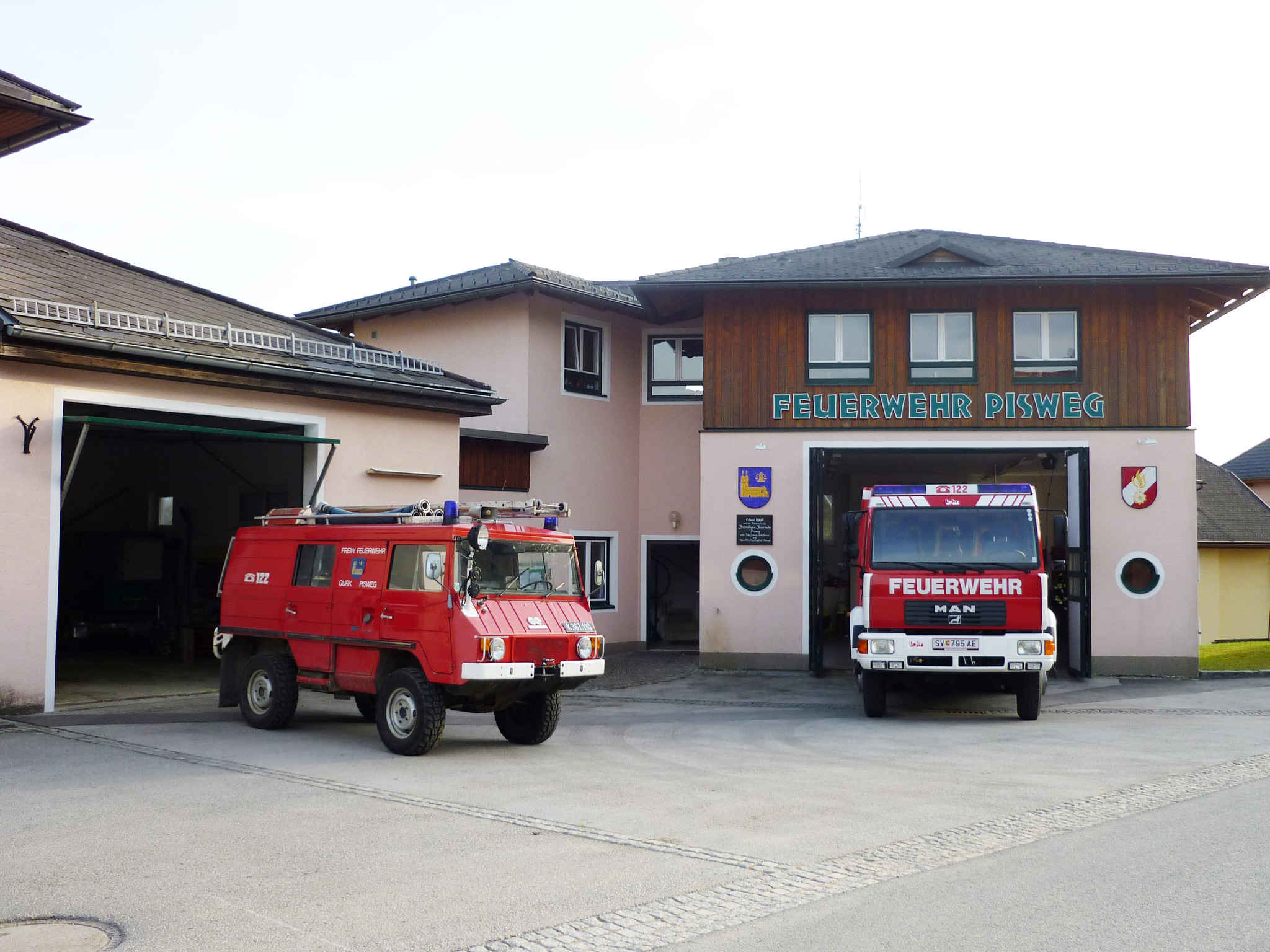 Feuerwehr öffnet Tür und Tor - St. Veit