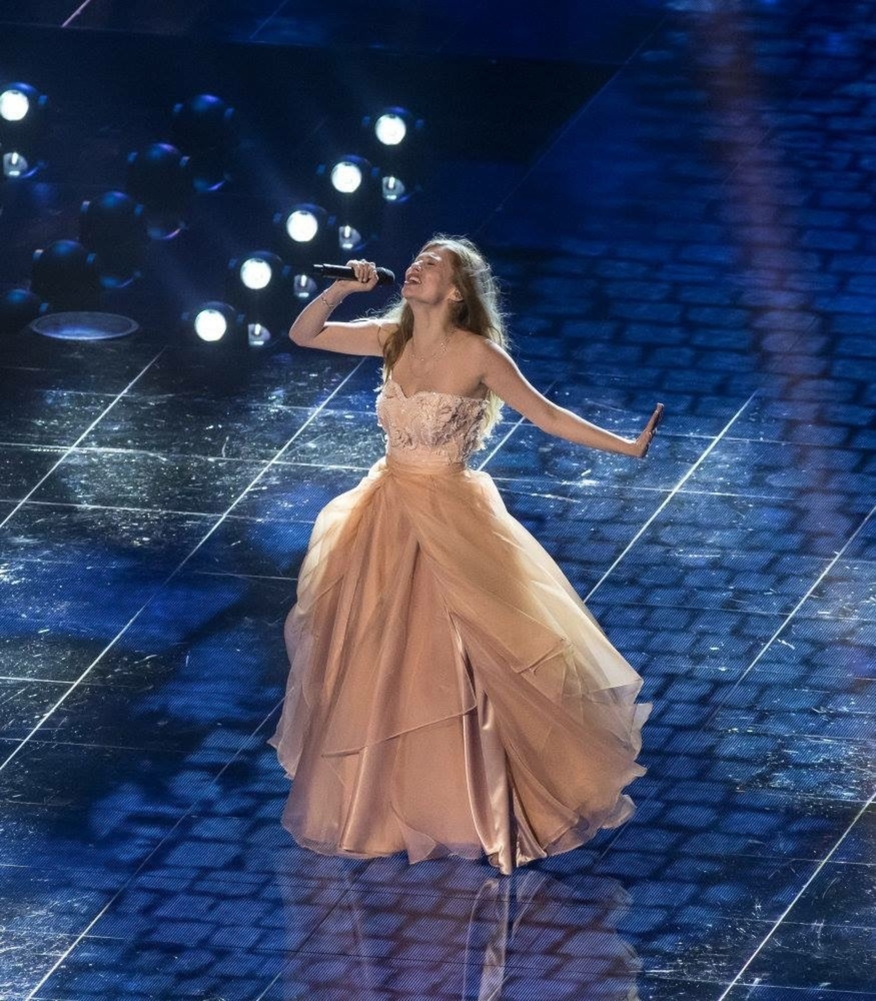 Zoë singt sich in Stockholm ins Finale - Alsergrund