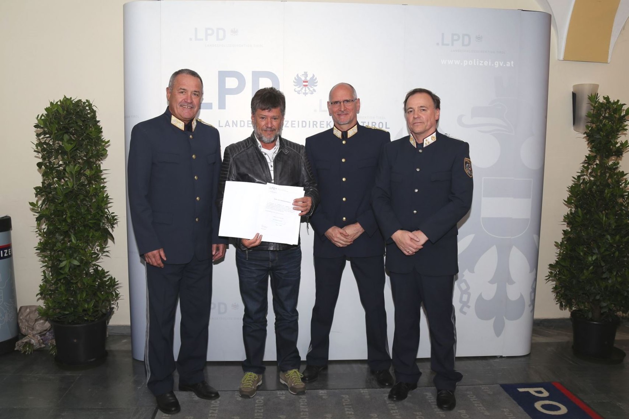 Ehrungsfeier in der Landespolizeidirektion Tirol: Anton Micheler im ...