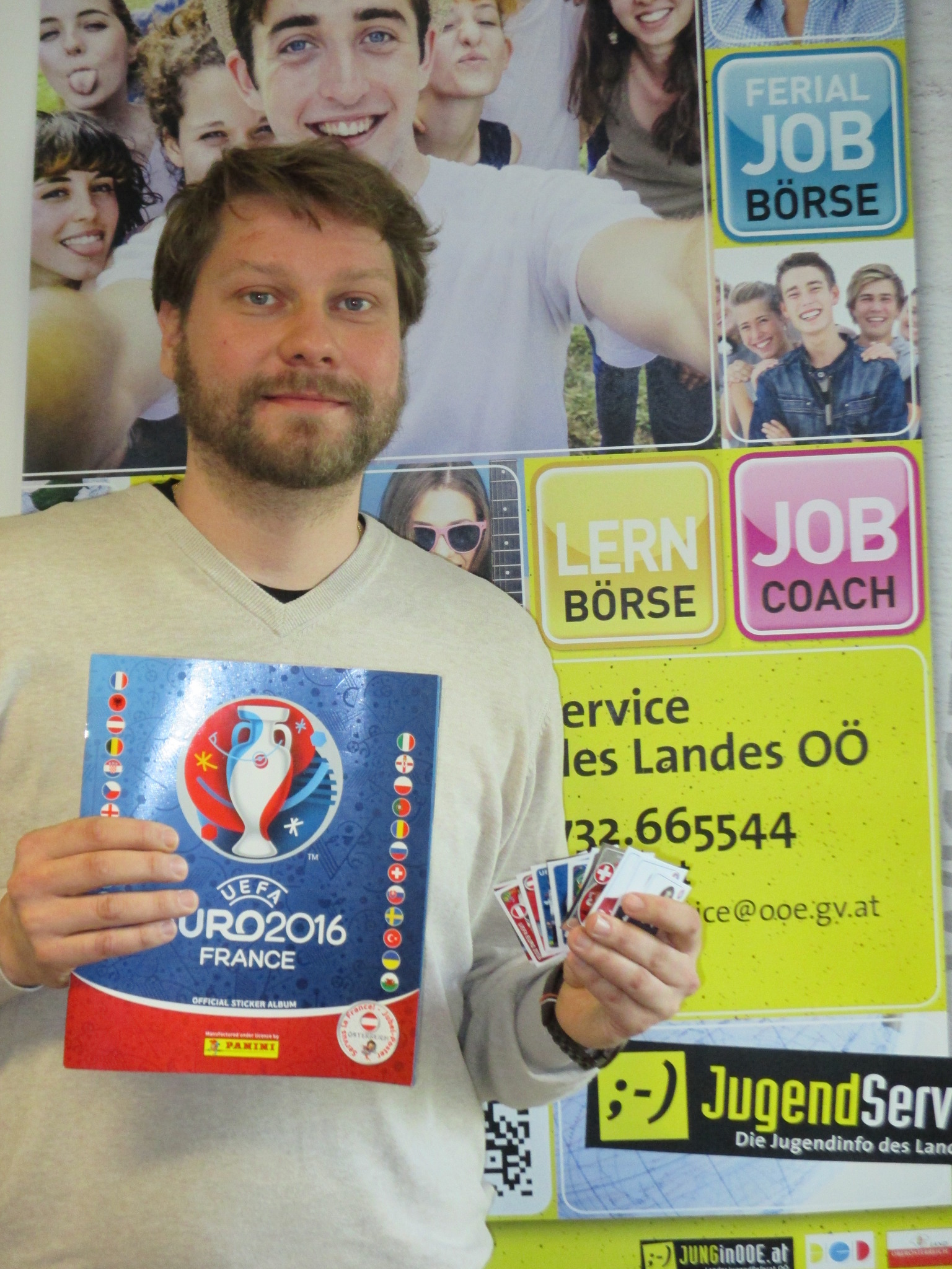 Euro2016-Sticker tauschen im JugendService Wels - Wels & Wels Land