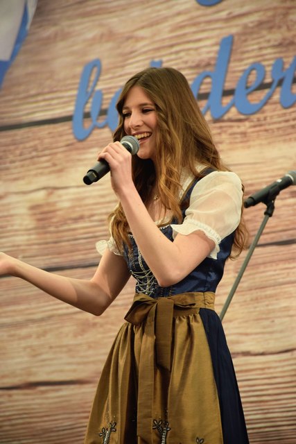 Nicol Stuffer gewinnt Weißblaue Hitparade auf der Simbacher PfingstDult ...