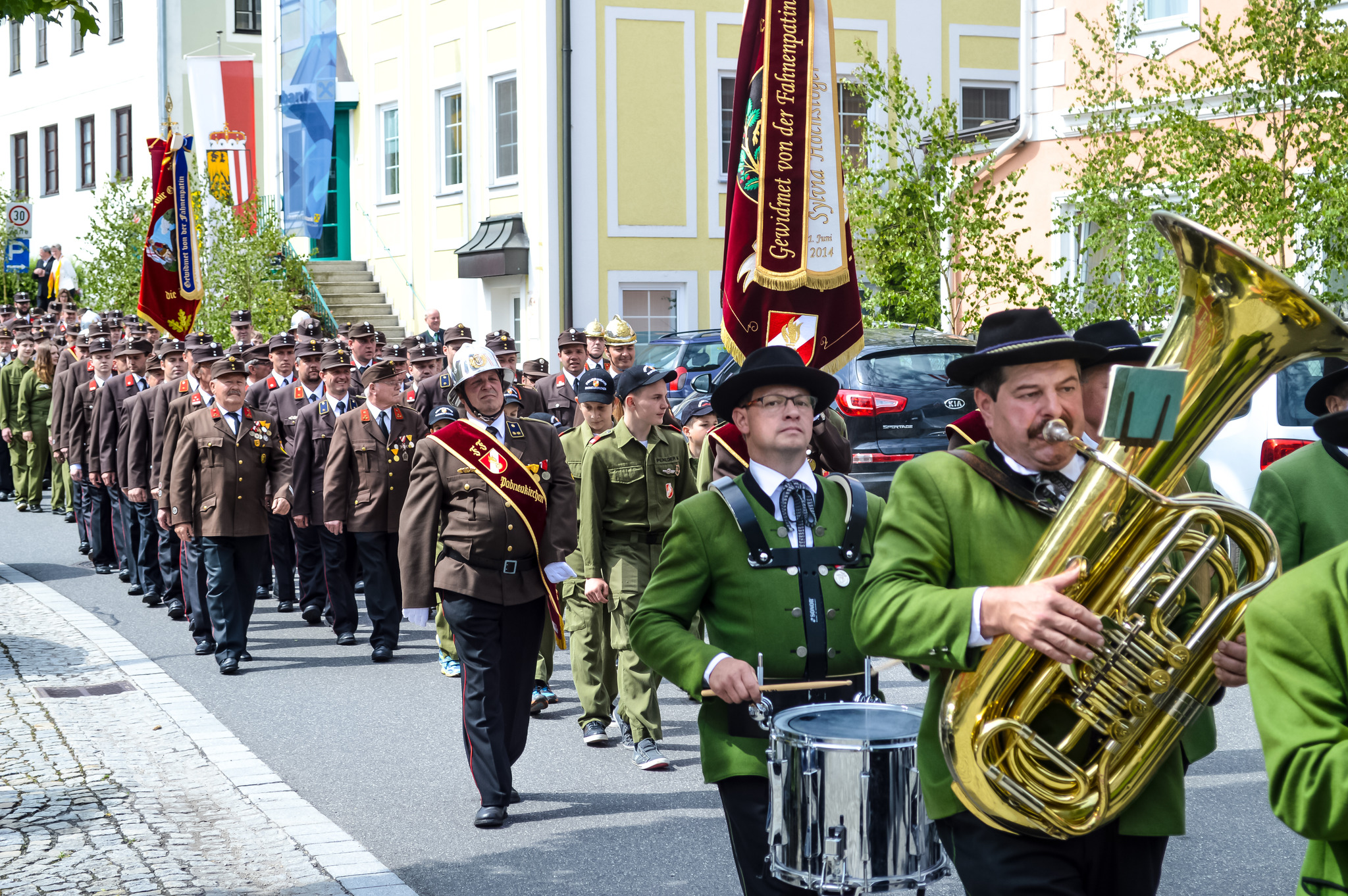 Bilal Usman trifft Fronleichnam, Blasmusik, Feuerwehr: - Perg