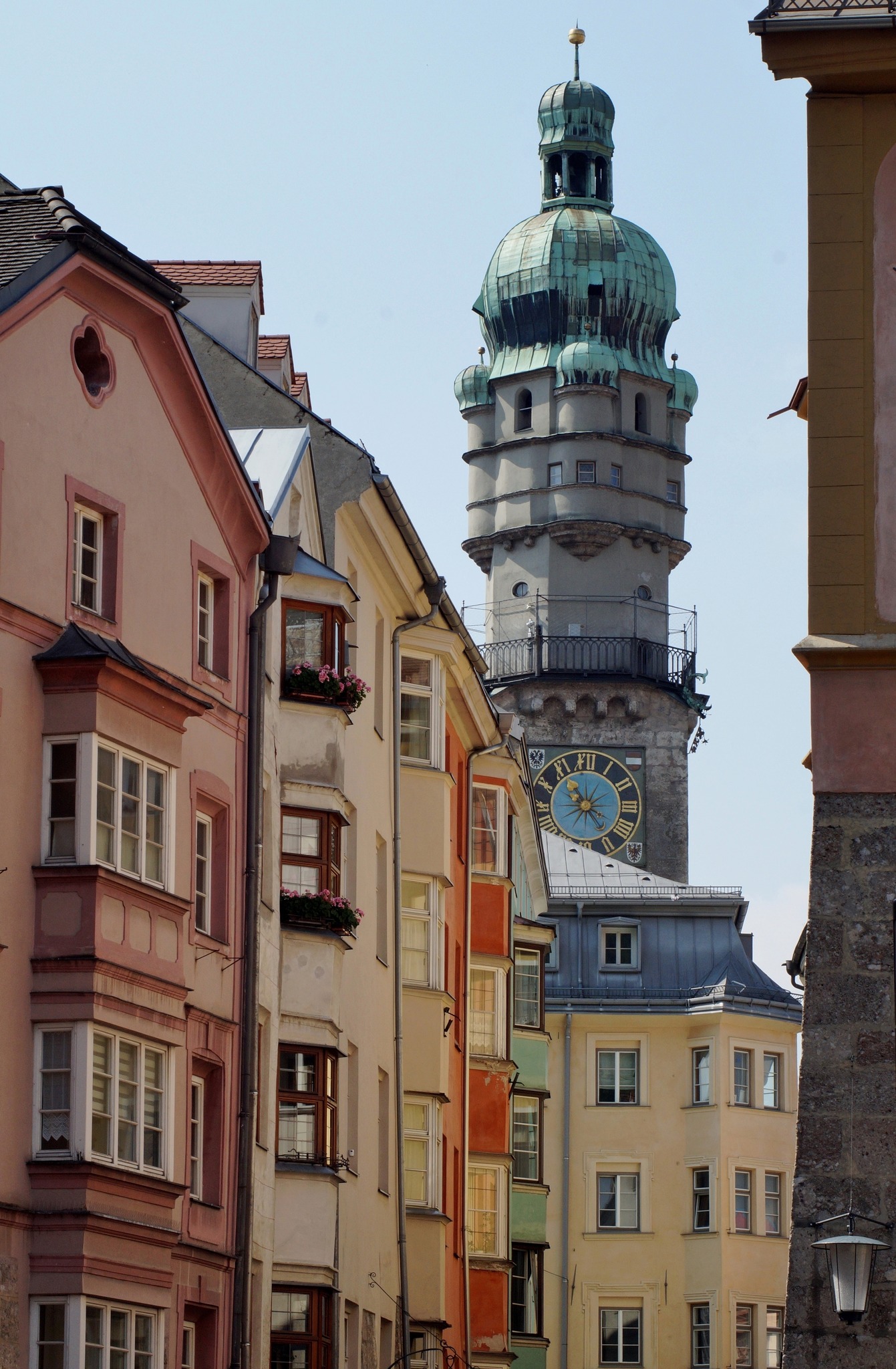 Blick zum Stadtturm - Innsbruck