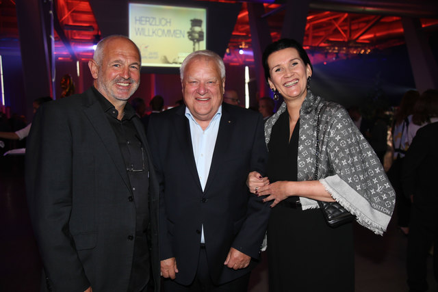 "Flughafenfamilie" feiert 90 Jahre - Salzburg-Stadt