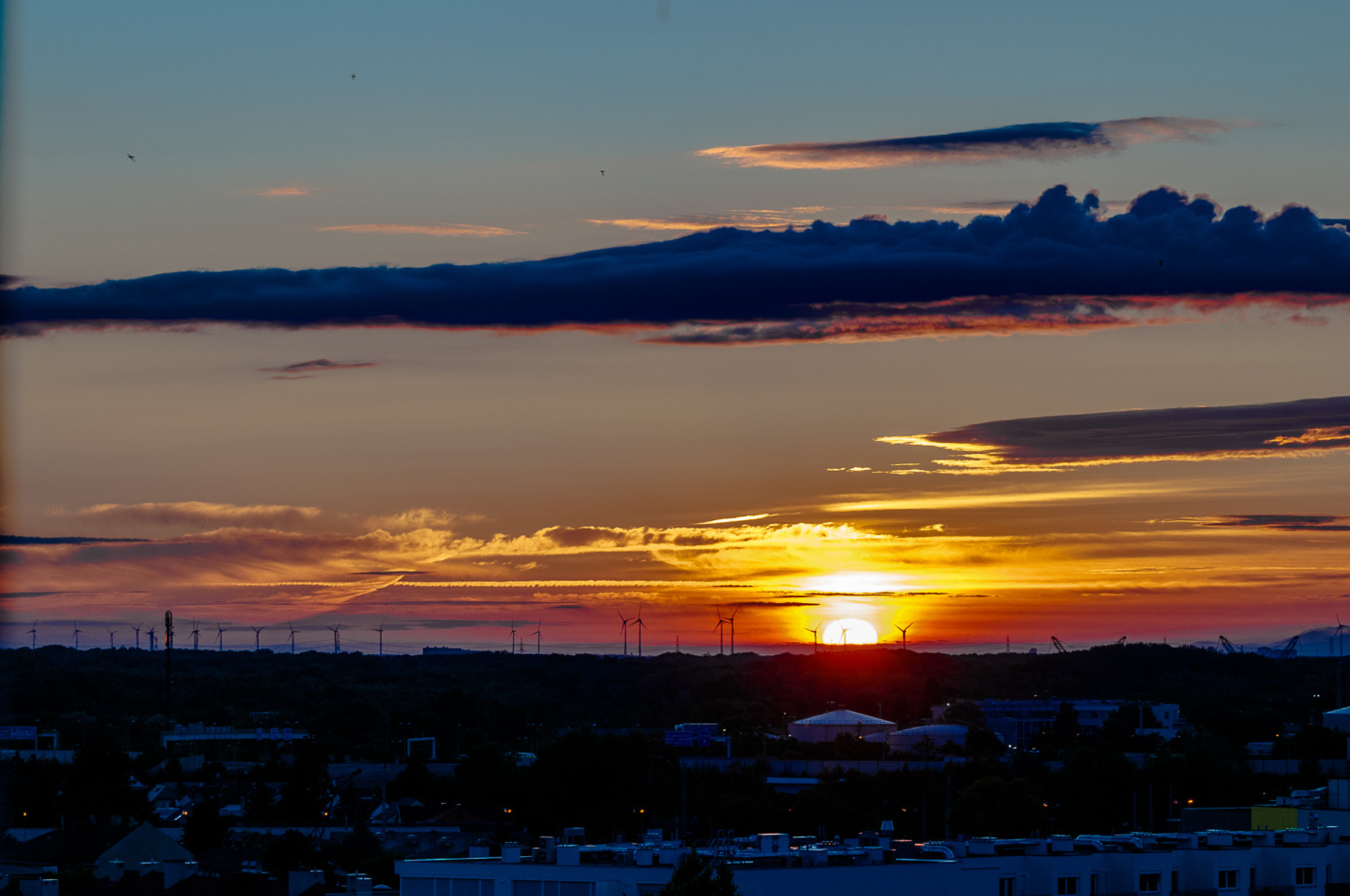 Der neue Tag erwacht mit Sonne....guten Morgen!!! - Schwechat