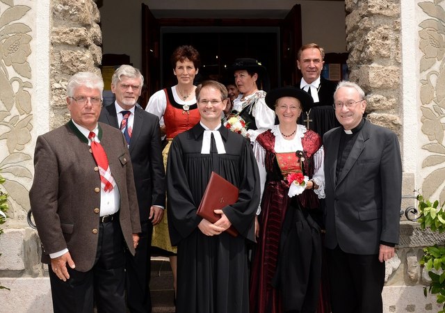 Ein Kirchenbau mit Schneerosen - Gailtal