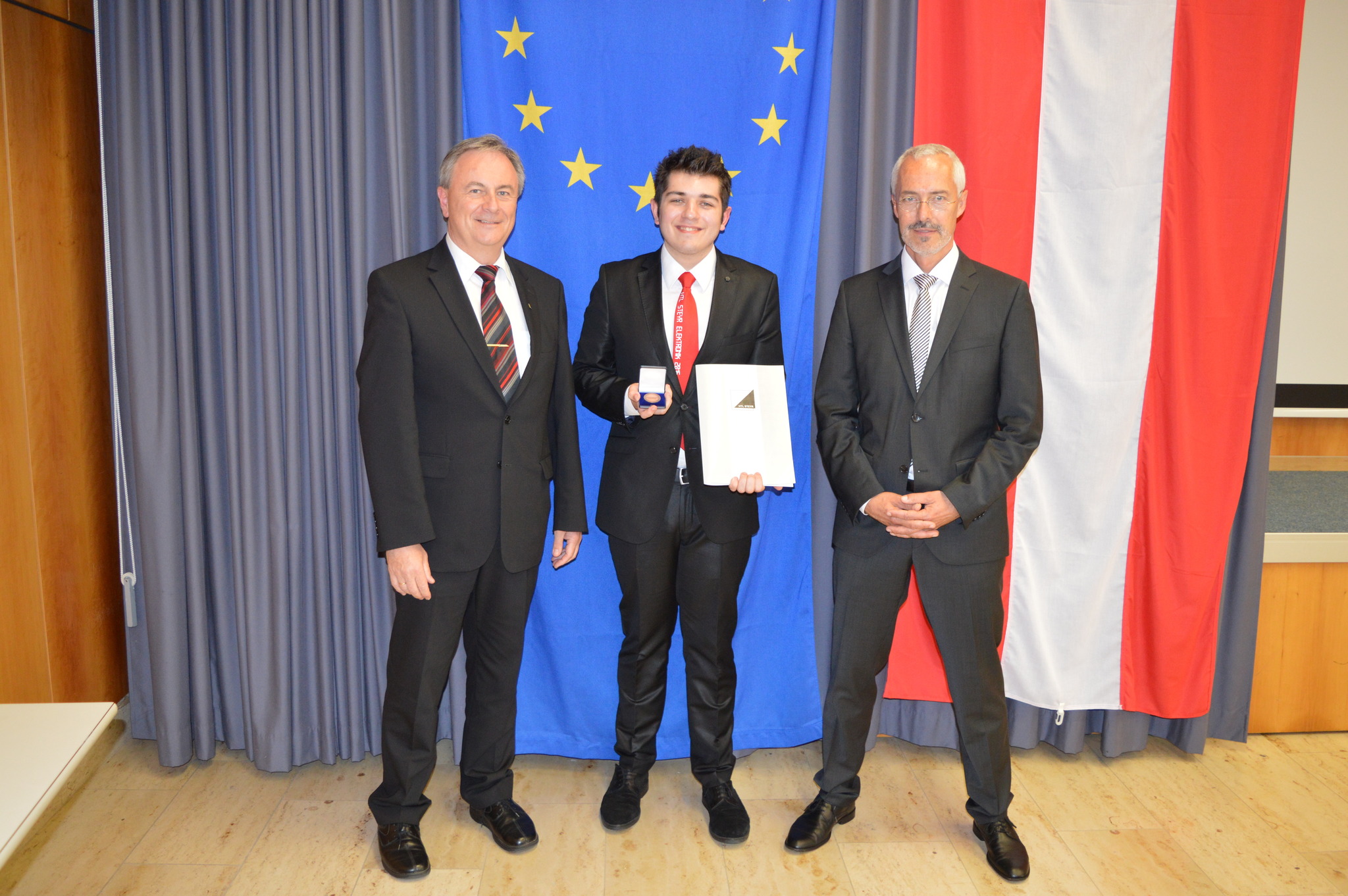 Verleihung Reife – und Diplomprüfungszeugnis HTL Steyr - Steyr & Steyr Land