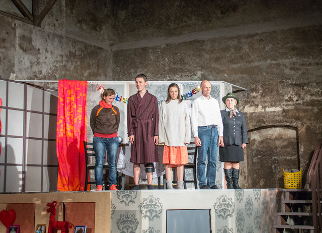 Theaterstück "Das Mädchen am Ende der Straße" - Lungau