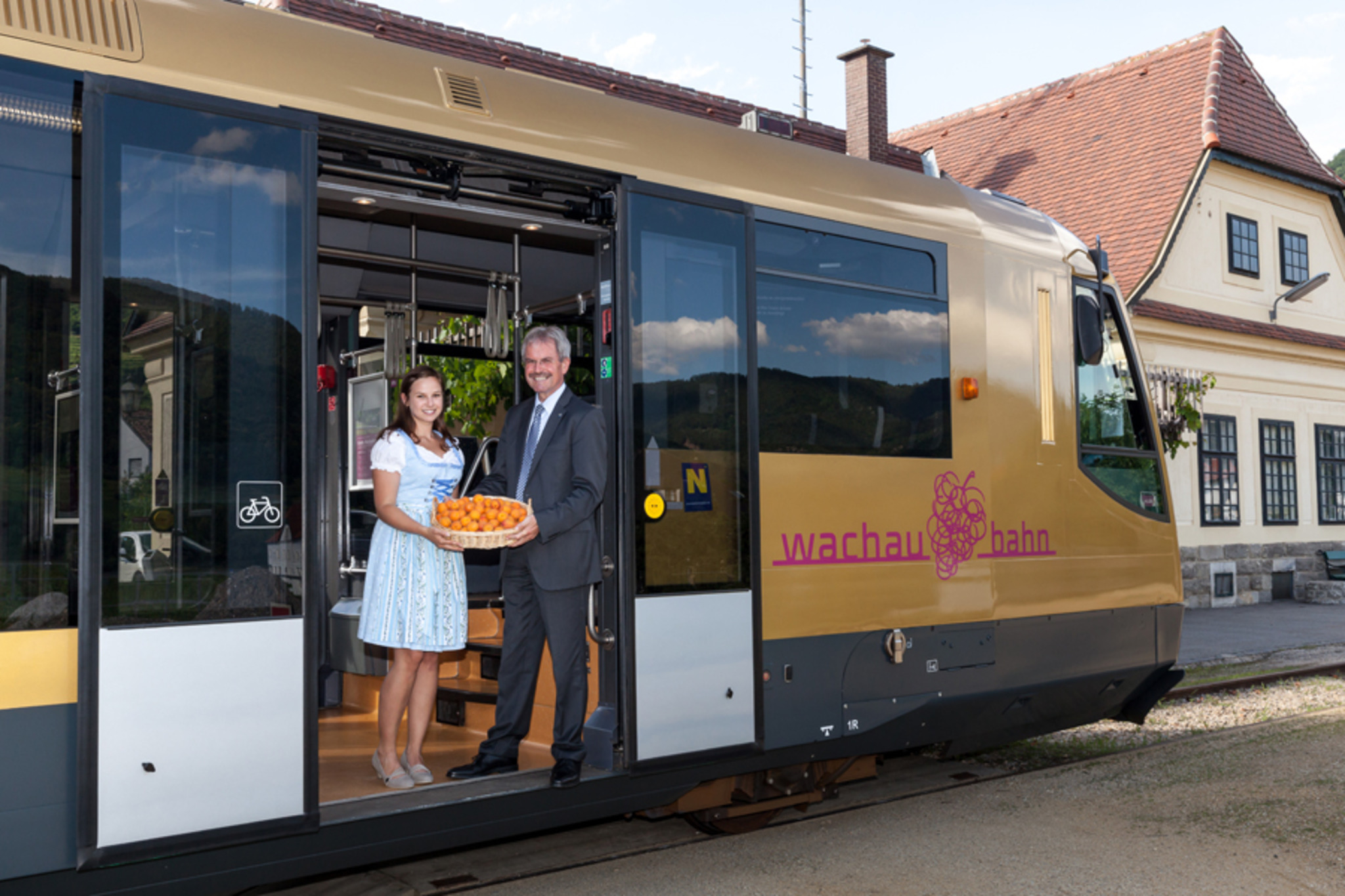 Mit der Wachaubahn zum Spitzer Marillenkirtag - St. Pölten