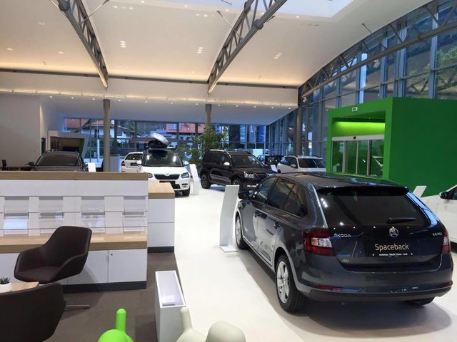 Neuer Škoda Schauraum beim Autohaus Falch Zams - Landeck