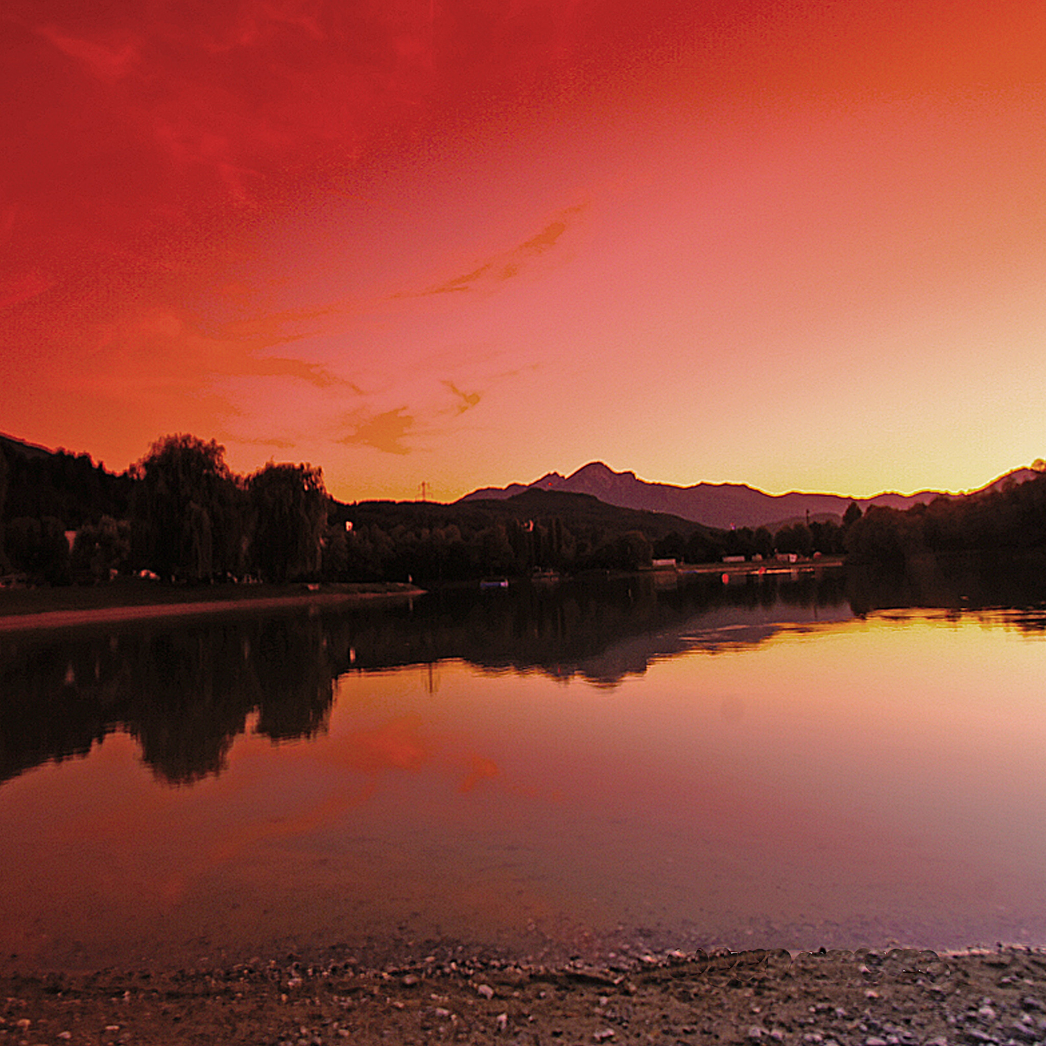Abendliche Stimmung am Baggersee Innsbruck. - Innsbruck