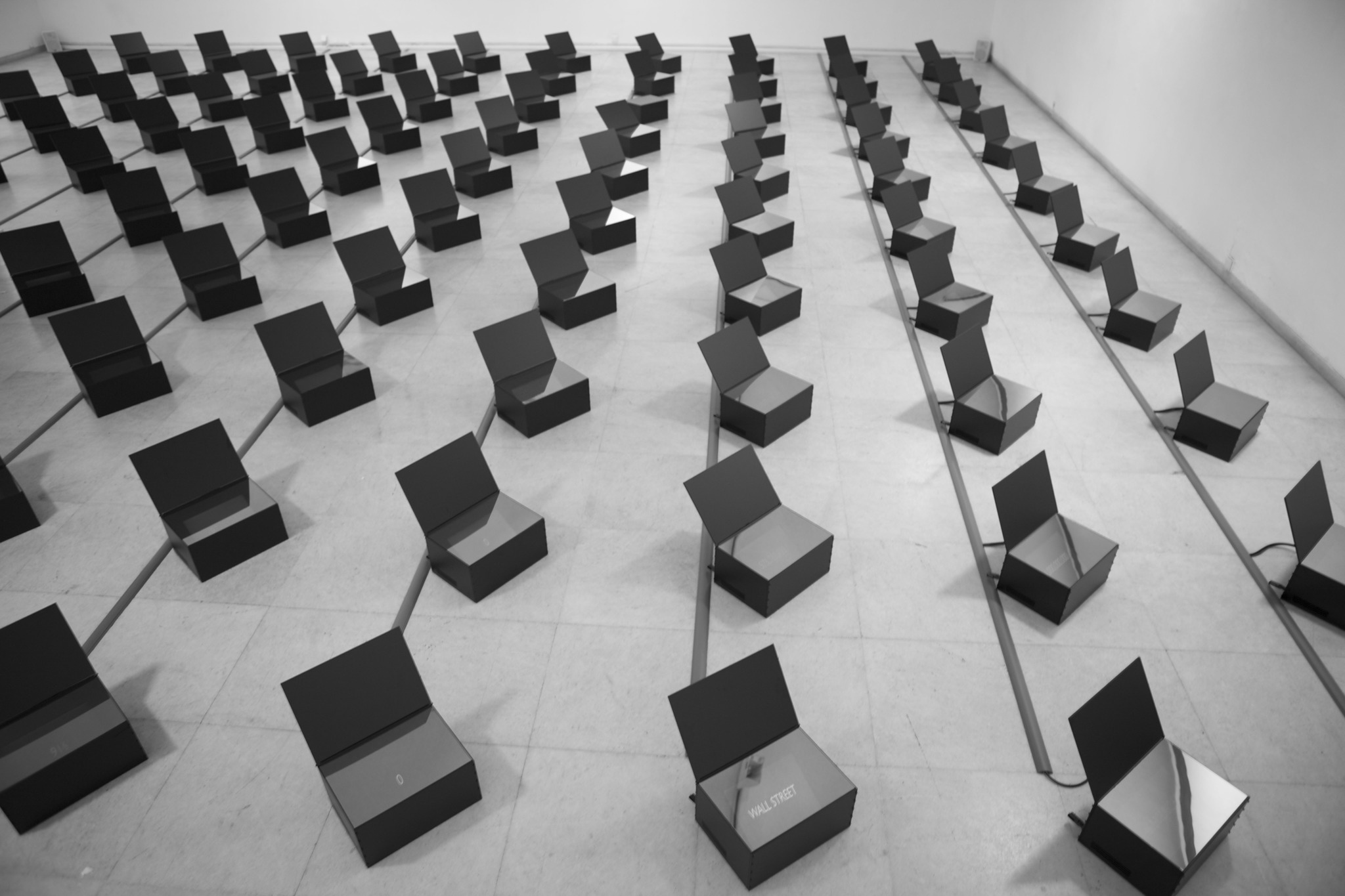 AUSSTELLUNG: DANAE STRATOU IT'S TIME TO OPEN THE BLACK BOXES! - Krems