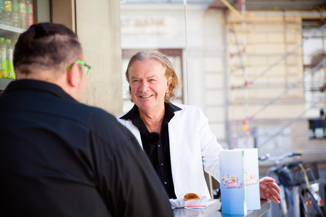 "Senf oder Ketchup?": Peter Hofbauer, der Retter des Metropol (mit Video) - Alsergrund