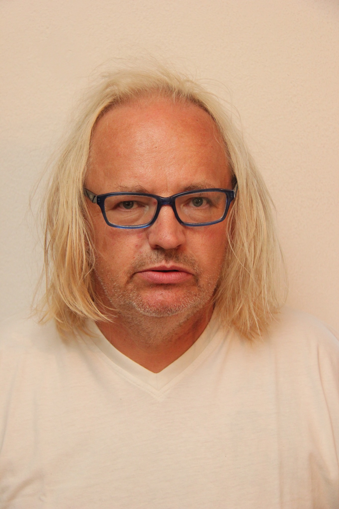 15.9.: Christian Hauser zeigt seine Menschenbilder - Schwaz