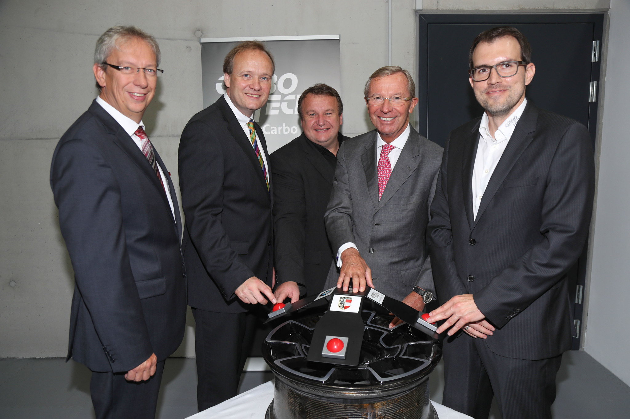 Mubea Carbo Tech hat weltweit modernsten Räderprüfstand für Rennwagen ...