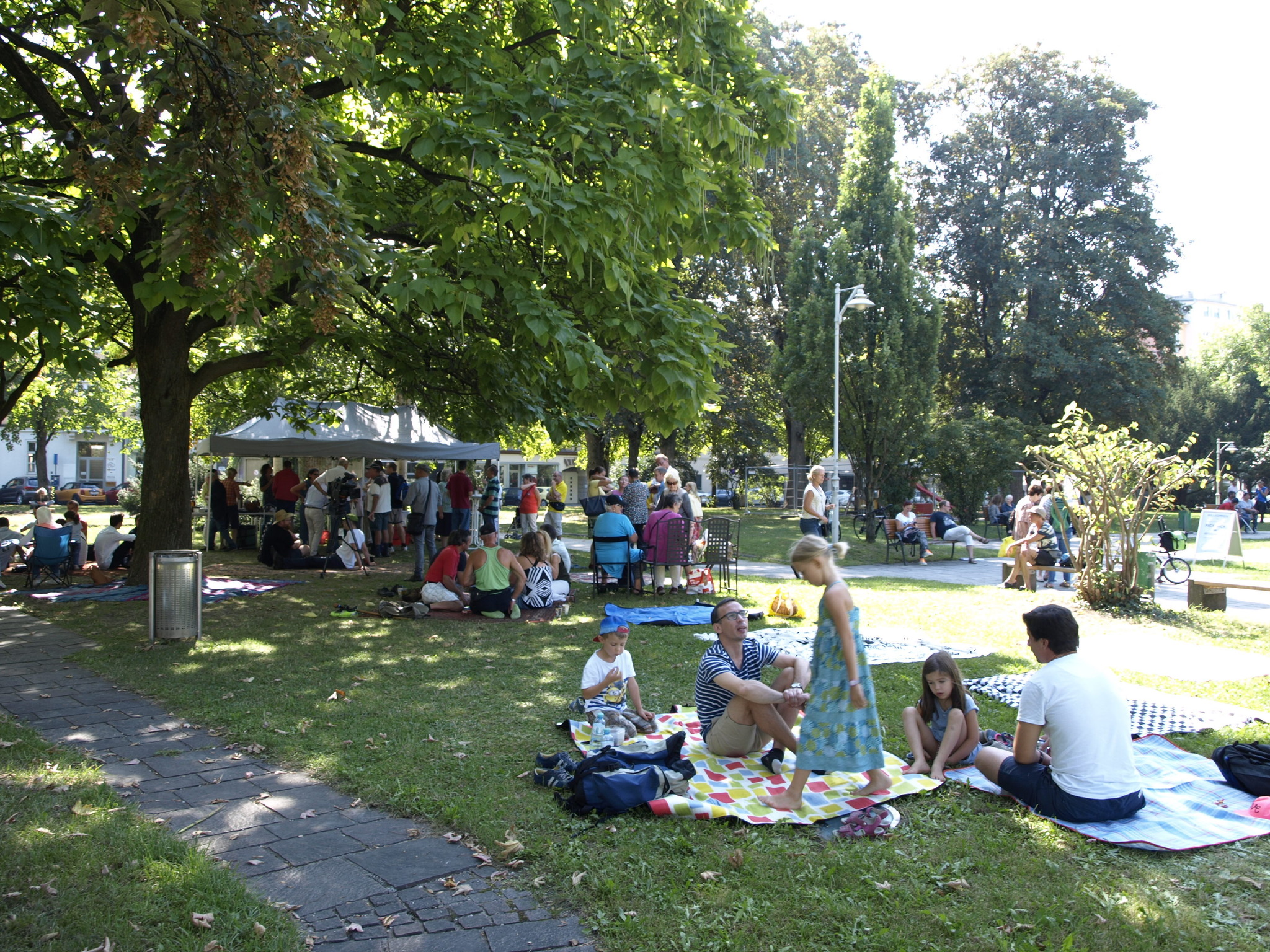 150 Linzer picknickten im Hessenpark - Linz