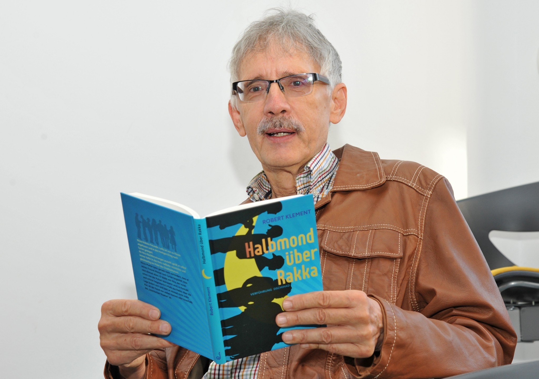 St. Pöltner Autor Klement schreibt über Dschihad und Verfassungsschutz ...