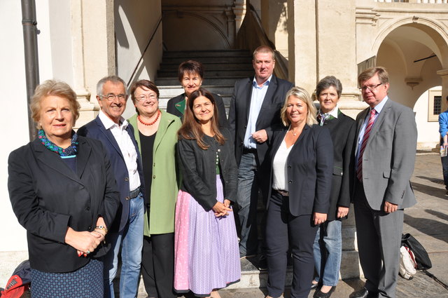 Hilfe, Beratung, Unterstützung – Überblick über das steirische ...