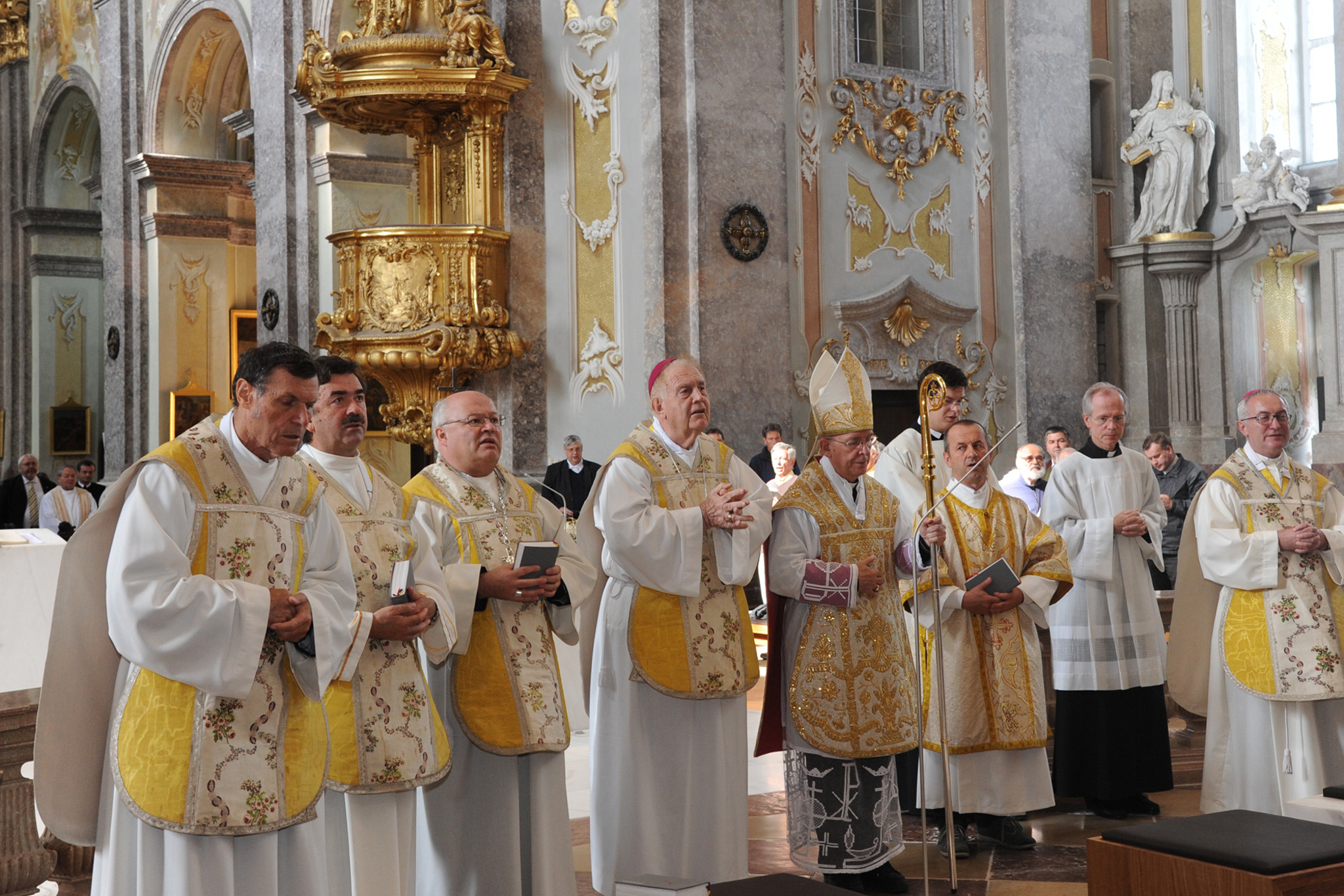 Die Priester der Diözese St. Pölten pilgerten auf den Sonntagberg ...