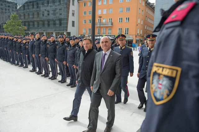 Tirol - Ausmusterungs- und Angelobungsfeier der Polizei - Innsbruck
