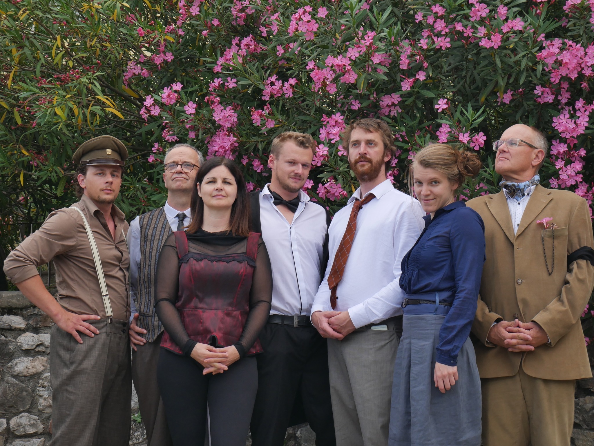 Das Hemd ist näher als der Rock - Hall-Rum