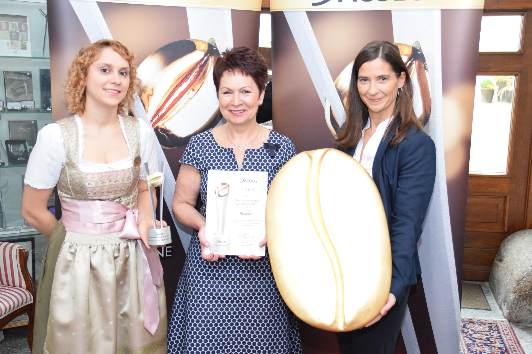 Schlosshotel Rosenau mit „JACOBS Goldene Kaffeebohne“ ausgezeichnet ...