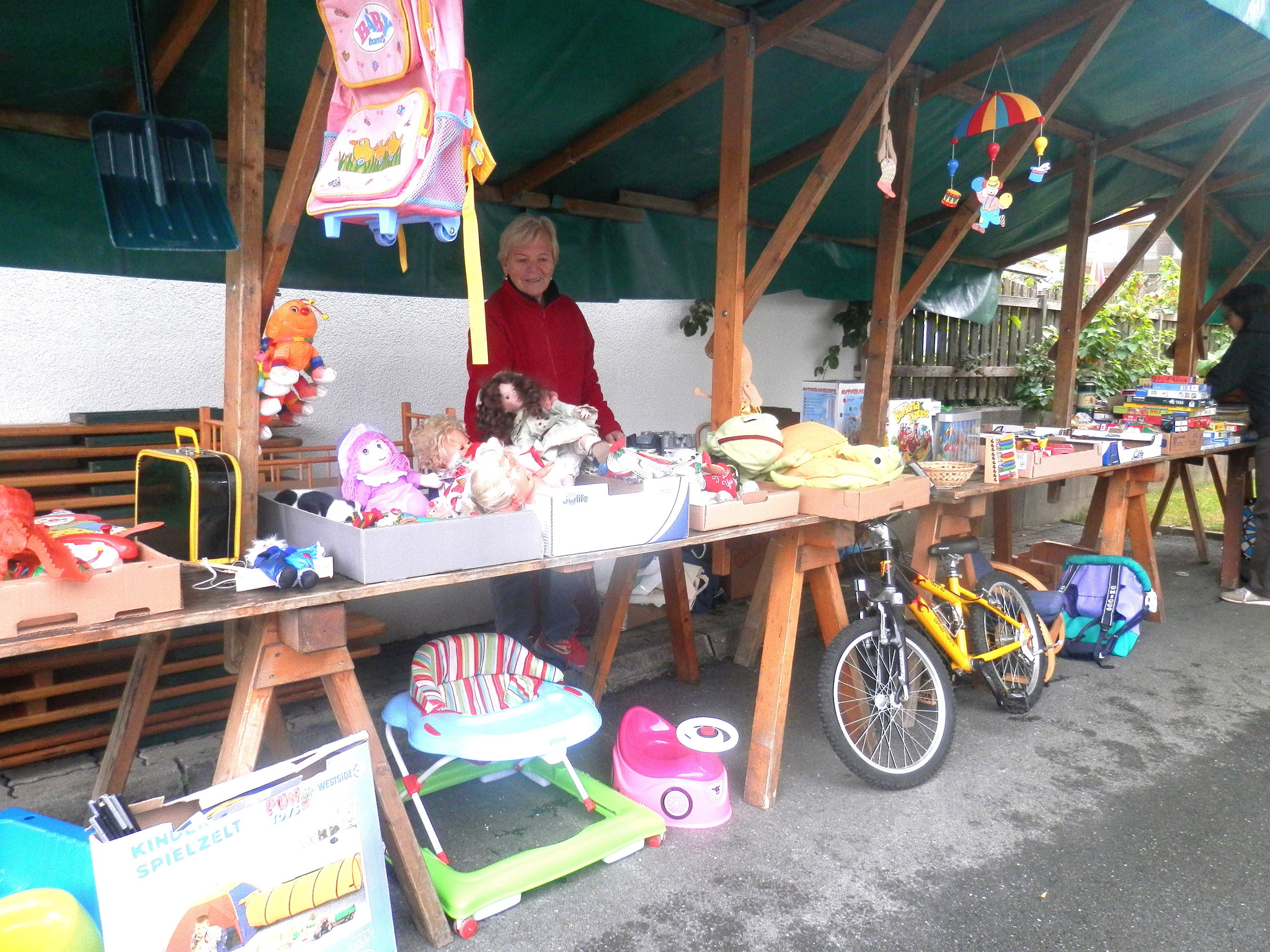 Flohmarkt beim Roten Kreuz PillerseeTal - Kitzbühel