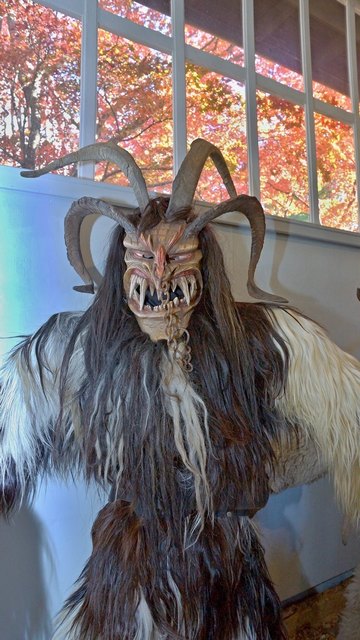 Eine TOP Maskenausstellung über 140 Krampus und Perchtenmasken waren im ...