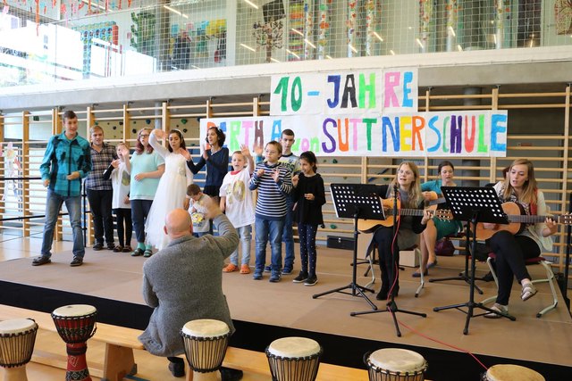 10 Jahre Bertha von Suttner-Schule - Schwechat