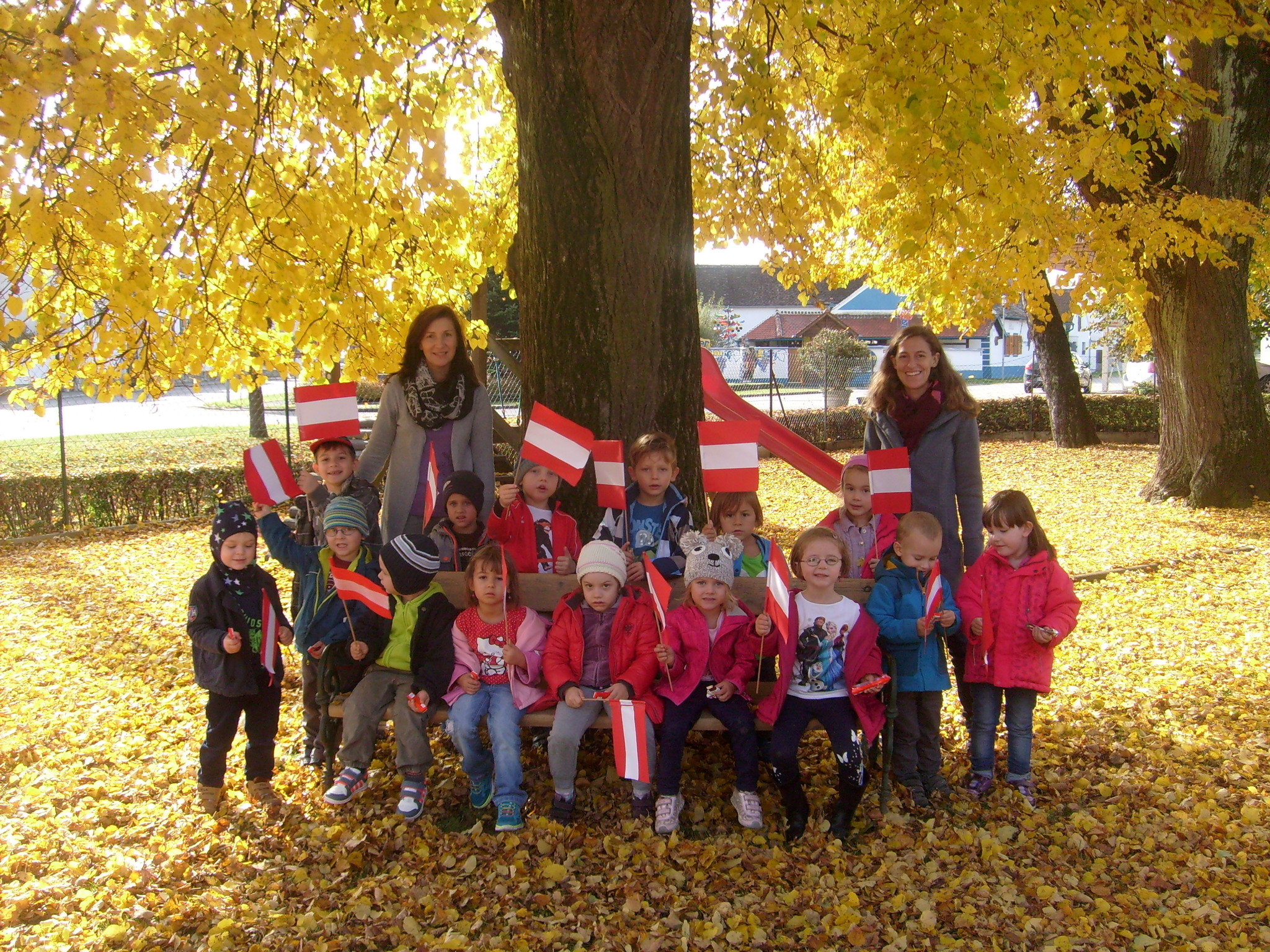 „Schöne Fahne – rot weiß rot – flattere im Winde“ - Oberwart