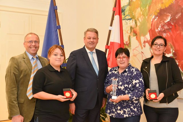 Goldregen bei Steiners - Wiener Neustadt