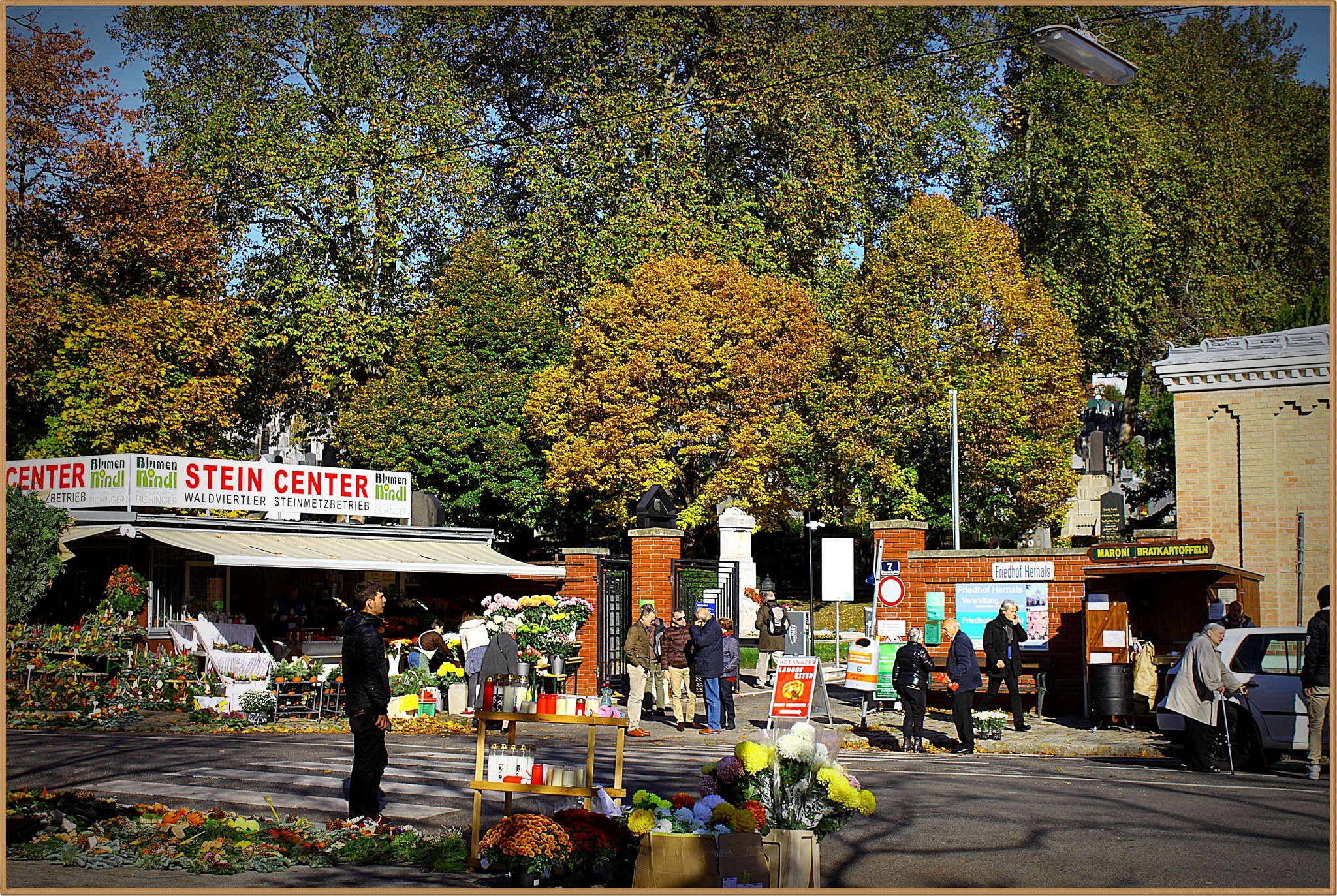 Am Eingang zum Hernalser Friedhof... - Hernals