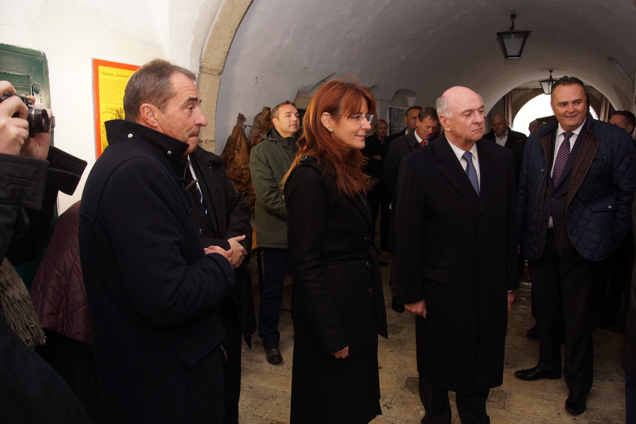 Hoher Besuch beim Nagelbaum in Bruck/L. - Bruck an der Leitha