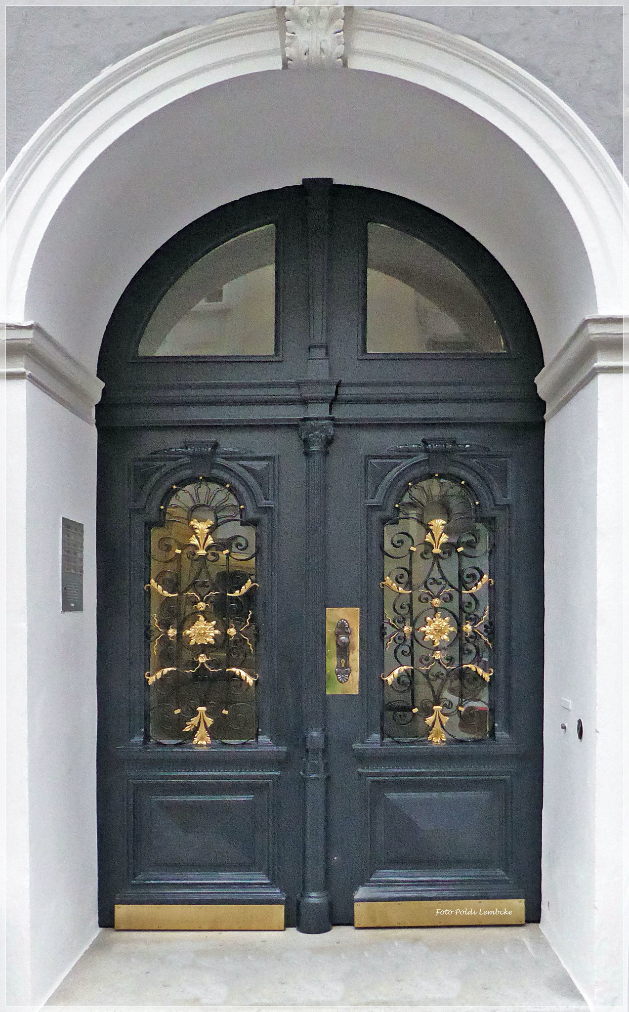 Ein schönes Haustor in der Josefstadt - Josefstadt