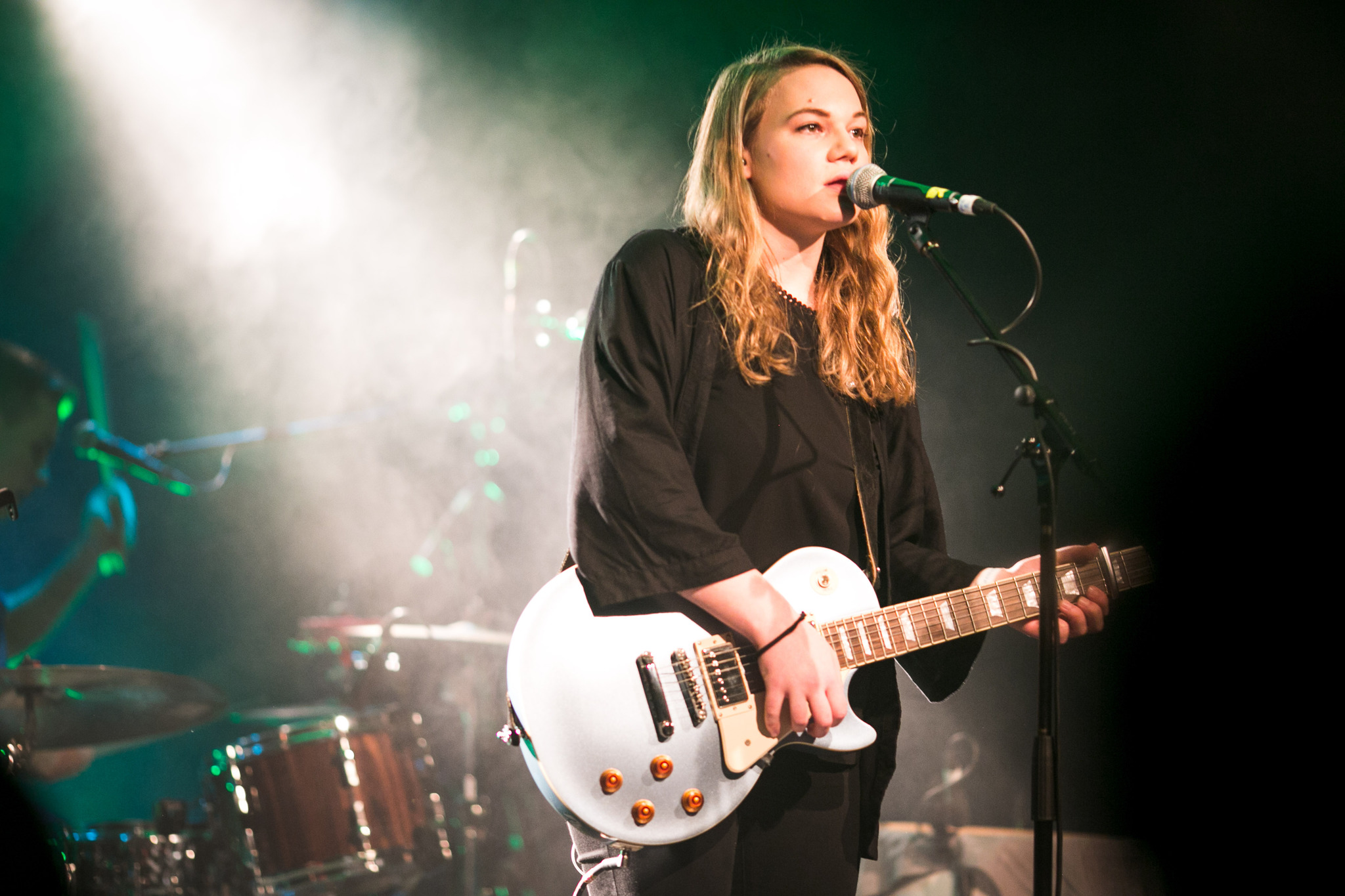 Volles Haus für die Musikerin Avec - Vöcklabruck