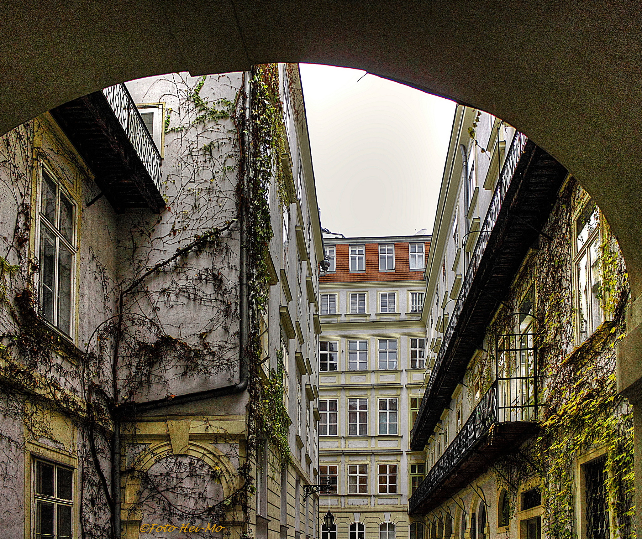 Ein romantischer Innenhof in Wien - Innere Stadt