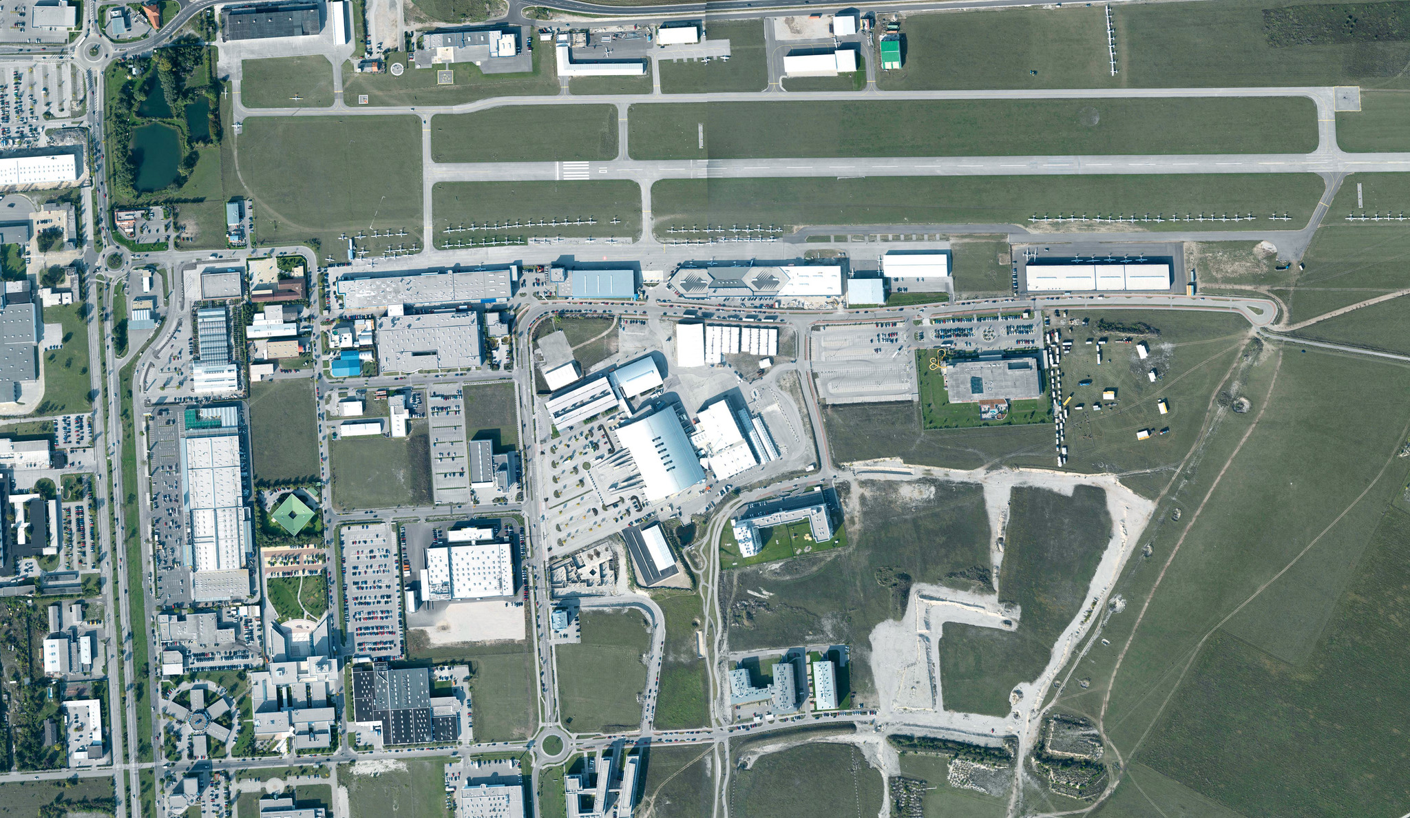 Wiener Neustädter Diamond Aircraft hebt mit Elektro-Power ab - Wiener ...