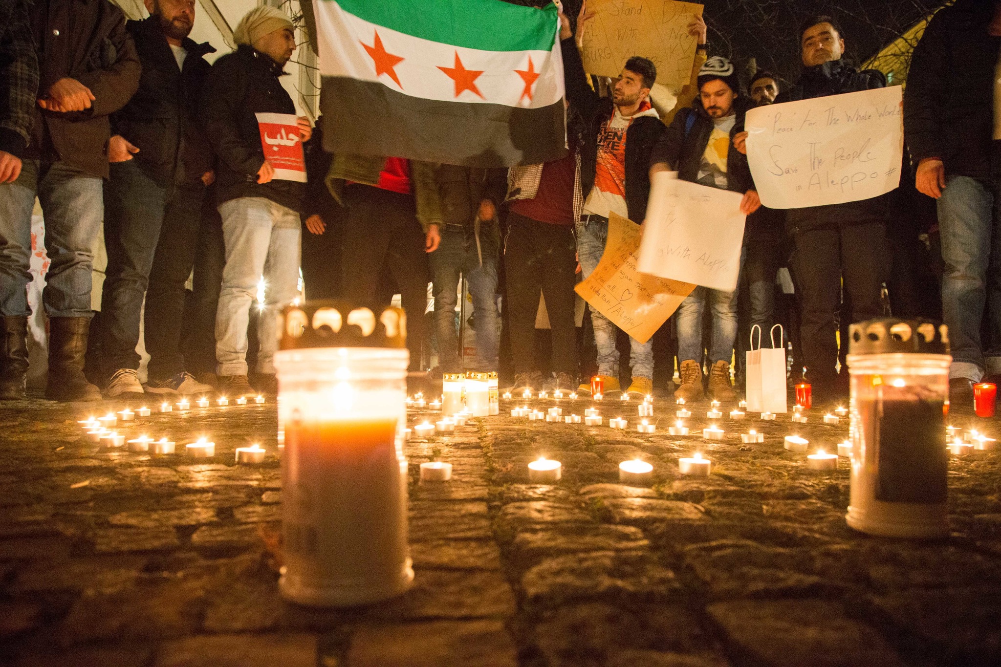 Zeichen für Solidarität mit den Menschen in Syrien - Salzburg-Stadt
