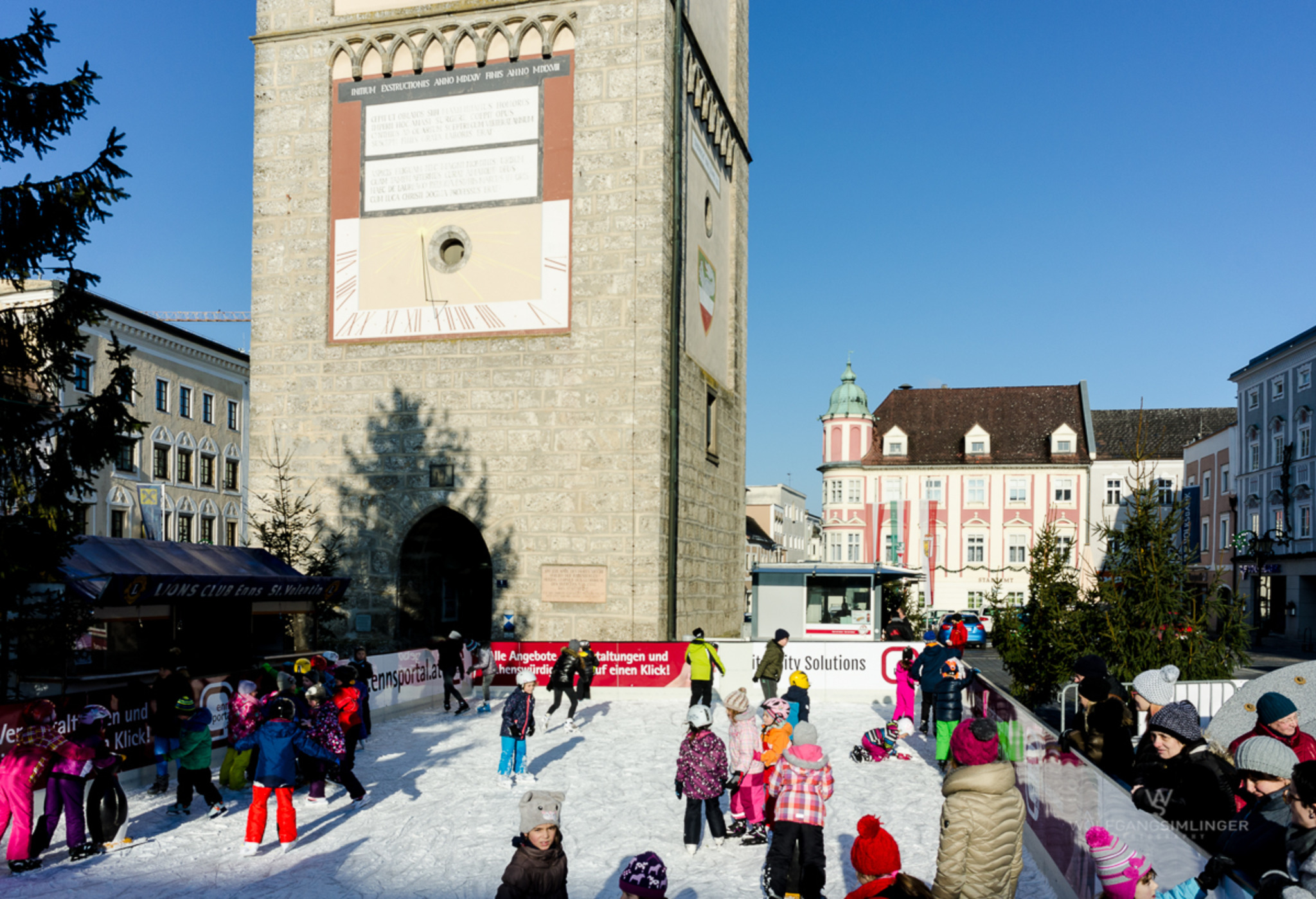 Eislaufen am Ennser Hauptplatz - Enns
